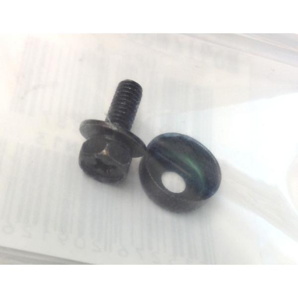 ■MS412MSC/取付ネジ（M4x12mmブラック、ローゼット付、1ヶ）使用機材：MCS70ABN、MUS80A、MUS80AAB、MUS80BABスネア ストレイナー、スネア バット一式で使用されています。