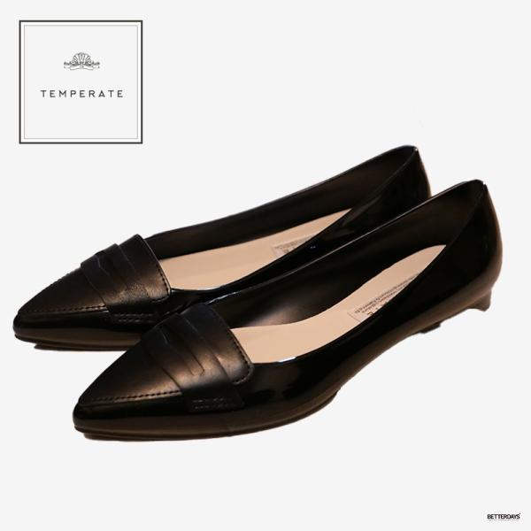 ●商品についてシルエットの美しいポインテッドパンプスにローファー風のアッパーをセット。スマートな印象を与えるよう、最小限のステッチで仕上げたすっきりとしたルックスです。合成皮革のアッパーは雨に濡れてもOK。お仕事にもぴったりな一足です。・一...