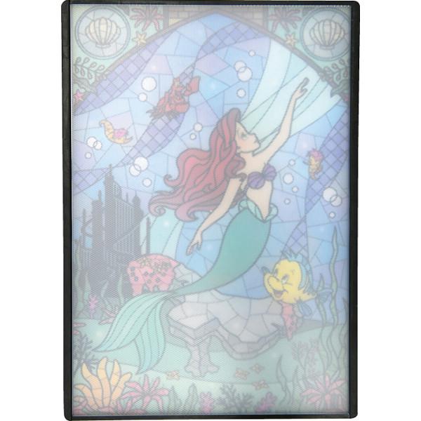 【送料無料】【メーカー直送】軽量・薄型のまな板です。トレーとしても使え、専用のスタンドが付いています。窓際等明るい場所に置いて頂くとステンドグラス風のデザインが引き立ちます。■サイズ現品(まな板)約26.3×18.5×0.6cm・(スタンド...