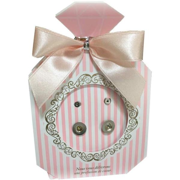 いつものピアスに付け替えるだけ、小顔・リフトアップが叶う♪世界初！！リフトアップ専用ピアスキャッチ。美アップキャッチは、特殊加工した金属部分から微弱電流を発して耳つぼを刺激します。そしてその刺激が脳に伝わり、速攻ワザでフェイスラインを引き上...