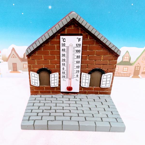 レンガ倉庫（L)ディスプレイ（温度計付）の置物です。【大きさ】約高さ６０ミリ　　横幅６０ミリ　　　　　奥行３４ミリ＊商品は一つ一つ手造りのため大きさや色合いなどが写真と異なる場合がありますのでご了承をお願い致します。