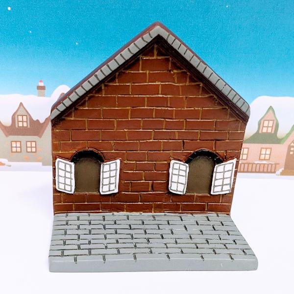 レンガ倉庫（L)ディスプレイ（ポリ製）の置物です。【大きさ】約高さ６０ミリ　　横幅６０ミリ　　　　　奥行３４ミリ＊商品は一つ一つ手造りのため大きさや色合いなどが写真と異なる場合がありますのでご了承をお願い致します。