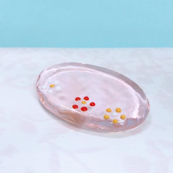 花台（L)ピンクのガラス細工の置物です。【大きさ】約縦３５ミリ　　横幅５０ミリ＊商品は一つ一つ手造りのため大きさや色合いなどが写真と異なる場合がありますのでご了承をお願い致します。