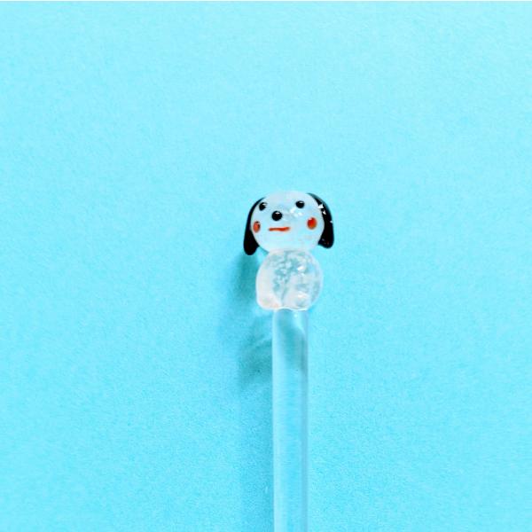 蓄光イヌのマドラーです。暗いところで光ります。【大きさ】約高さ１９０ミリ＊商品は一つ一つ手造りのため大きさや色合いなどが写真と異なる場合がありますのでご了承をお願い致します。