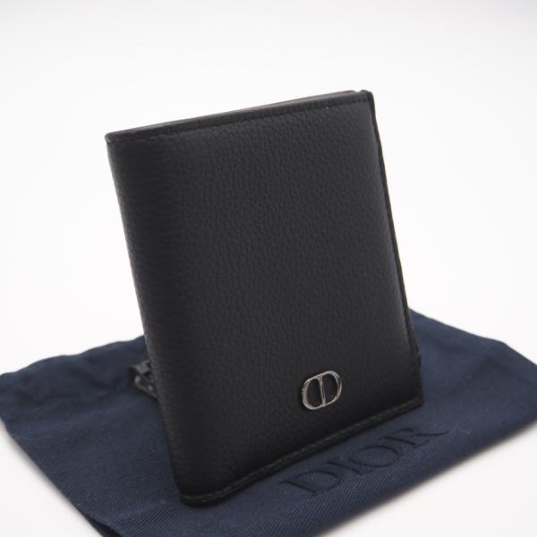 ■ブランド名Diorディオール■品名2つ折りウォレット■シリアル43-MA--0275■型番2ICBC339CDI■カラー系統ブラック■サイズW約9cm x H約10cmx D約1cm■重さ79g■素材カーフレザー■付属品保存袋■仕様【外側...