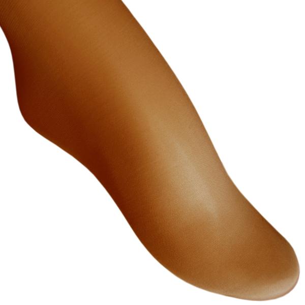 【発売日：2023年03月01日】.つま先スルー・スタンダードストッキング。つま先の折り返しがないスルータイプでサンダルやパンプスに適した商品です。画像での色表現は「少し濃いめのブラウン」ですが、ご着用頂きますと季節を問わず落ち着いた色合い...