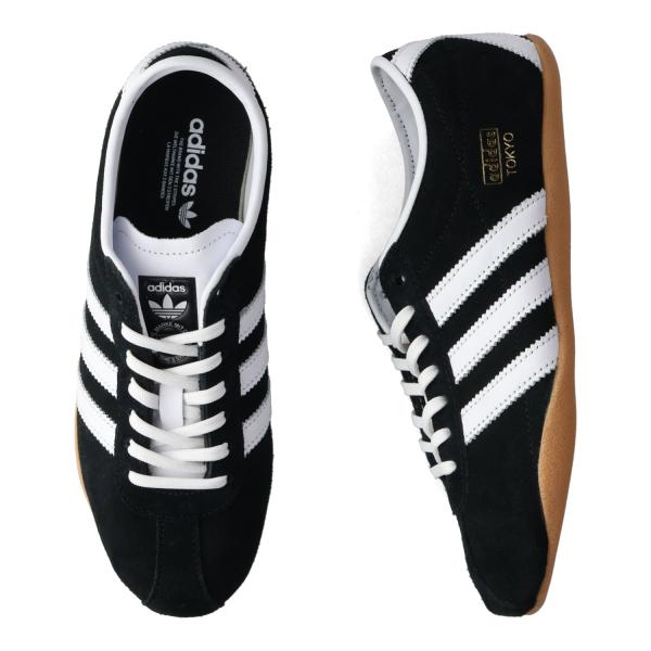 【名作が多く長年スニーカーフリークから愛されるブランド adidas】70年代のランニングスタイルを彷彿とさせる、細身の薄底シューズ。東京の名を冠したシューズを手に入れて、レトロな雰囲気を自分のモノに。これは、ビンテージ感がありながら、モダ...