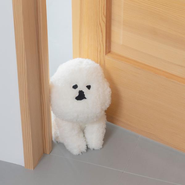 爆買イラストレーター塩川いづみさんの描いた、ビション・フリーゼがモチーフ。人気のMAMBOシリーズに、ドアストッパーが出来ました。つぶらな瞳のふわふわMAMBO。一見、かわいらしいぬいぐるみに見えて、重さ約1kg。しっかりドアストッパーの役...