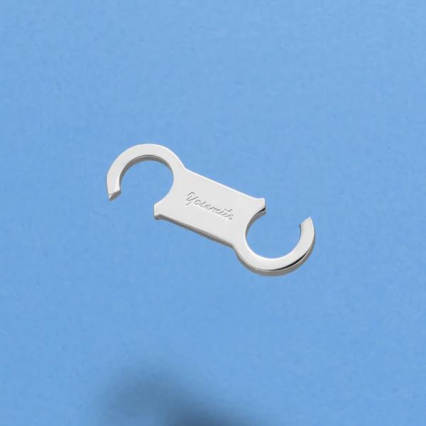 【本格クライミングロープを用いた機能美。現代のモバイルシーンを自由にするライフスタイルブランド YOSEMITE】「JIZAI」Yosemite ADJUSTMENT SYSTEM(made in Japan)は、手持ちのSTRAPに装着す...