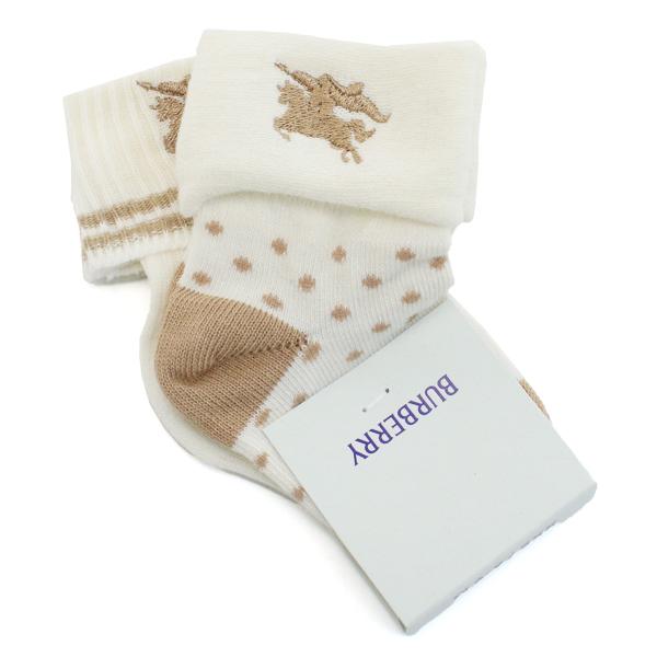 バーバリーのベビー−ソックスです  素材：コットン94% ナイロン5% ポリウレタン1% カラー：A7041 IVORY IP PAT ベージュ系  サイズ： 表記サイズ | 日本サイズ #XXXS1-3M | 1〜3ヶ月相当 #XXS6-...