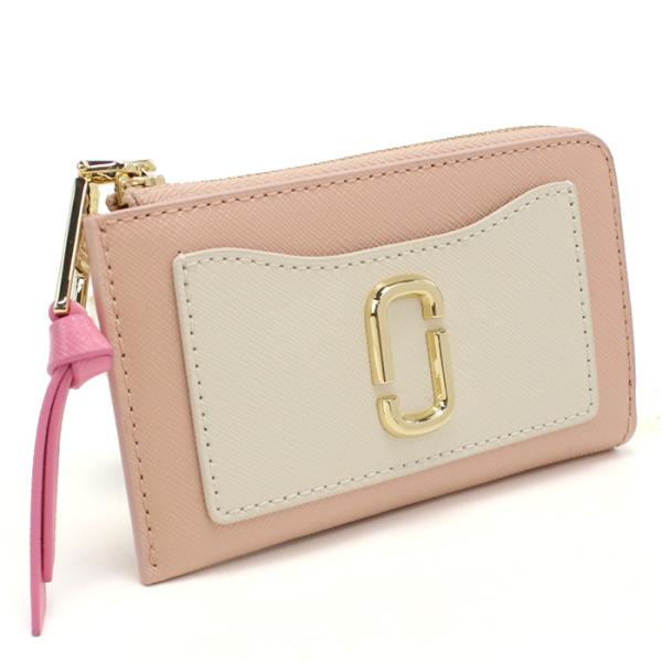 品番：2F3SMP063S07 695素材：牛床革（ポリウレタンコーティング）カラー：ROSE MULTI(695)金具色：ゴールドサイズ：W約13cm x H約7.5cm x D約2cm仕様：開閉方法：ファスナー開閉外側：正面：カードポケ...