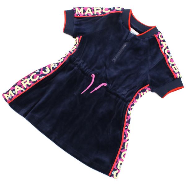 マーク・ジェイコブスのベビー−ワンピースです  素材：コットン75％ ポリエステル25％ カラー：84E NAVY　ネイビー系  サイズ： 表記サイズ | 月齢 | 身幅 | 着丈 | 裄丈 #2A | 2才相当 | 28 | 44 | 2...