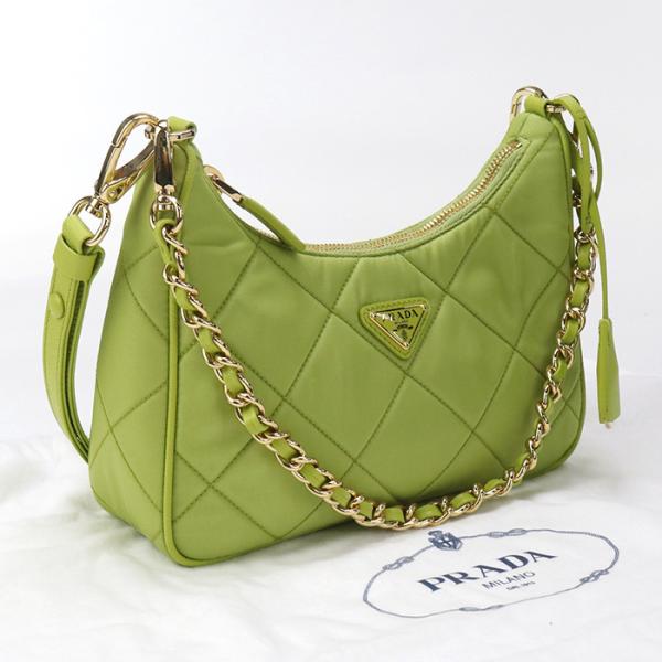 品番：1BC204 2AOS F0V96素材：ナイロンレザーカラー：グリーン金具色：ゴールドサイズ：W約21cm x H約12cm x D約6cm 仕様：ストラップ取り外し：可ショルダー調節：可A4サイズ収納：不可原産国：イタリア付属品：純...