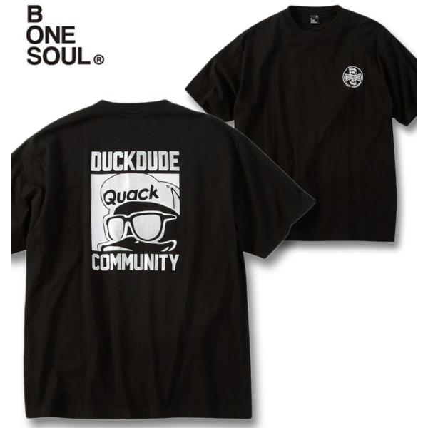 b-one-soulのDUCK DUDEシルバープリント半袖Tシャツです。バックのシルバープリントが、シンプルなボディに華やかさをプラス。目を引くメタリックな質感でコーディネートを格上げし、さりげなく個性を演出する一着です。サイズ　バスト　...