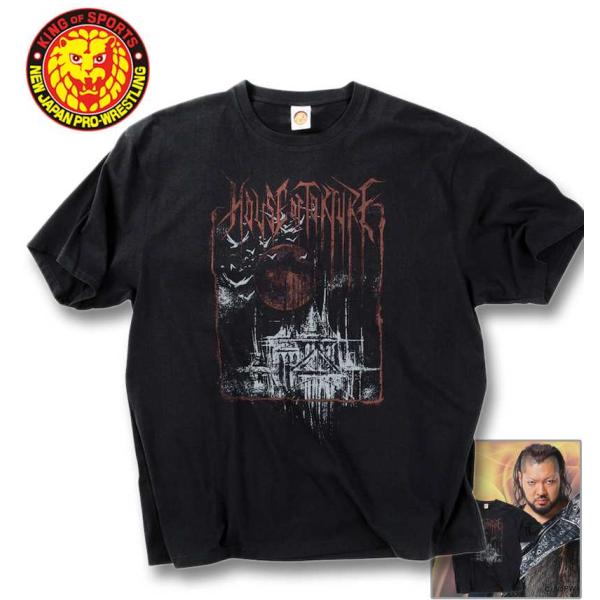 新日本プロレスのHOUSE OF TORTURE「RED MOON」半袖Tシャツです。「ハウス・オブ・トーチャー」ユニットのクルーネックTシャツ。不吉な「赤い月」に映える「拷問の館」をデザイン。不気味な「HOUSE OF TORTURE」の...