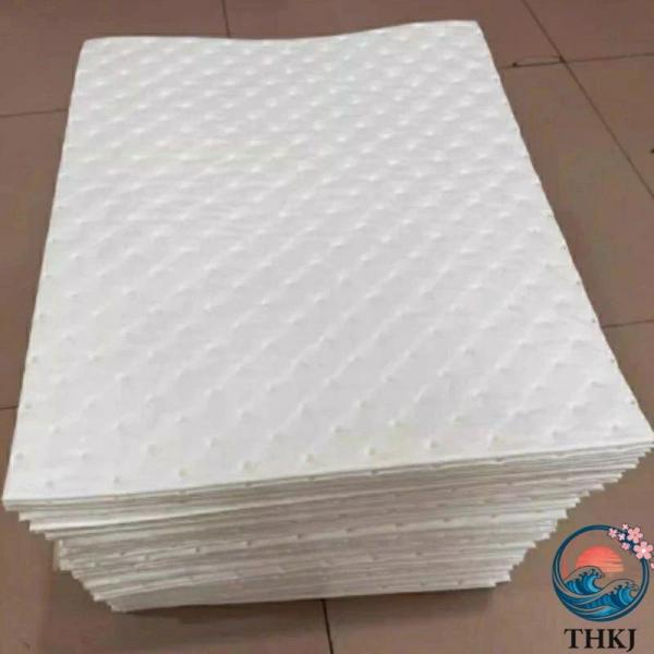 優れた親油性と疎水性を持つポリプロピレン繊維を使用して製造されています。この特殊な素材により、油を速やかに吸収し、水を排除することができます。   高吸油性能：短時間で大量の油分を吸収することができ、吸油倍率は自重の数倍にも達します。  使...