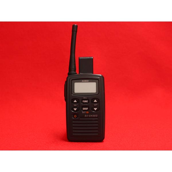 【こちらの商品は＜中古美品＞です】　アルインコ(ALINCO)の特定小電力トランシーバーです。一度に複数人との通話が可能でさまざまな業務で利用可能です。免許・資格:【不要です。どなたでもご購入、ご使用可能です】　動作試験:【通話試験・ボタン...