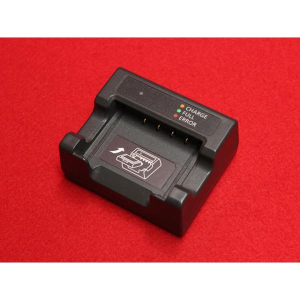 【こちらの商品は＜中古美品＞です】　FUJITSUの充電台　※ACアダプタは別途必要