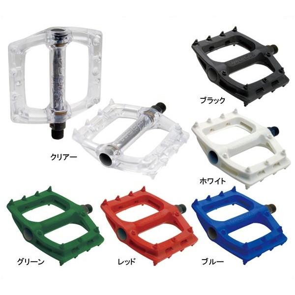 樹脂ボディの採用により、広い踏面を確保しながら、ペア330g を実現したフラットペダル。■エンジニアリング プラスチック ボディ■ボール ベアリング■クロモリ 9/16” アクスル■リフレクター付属■L100 x W110 x H28mm■...
