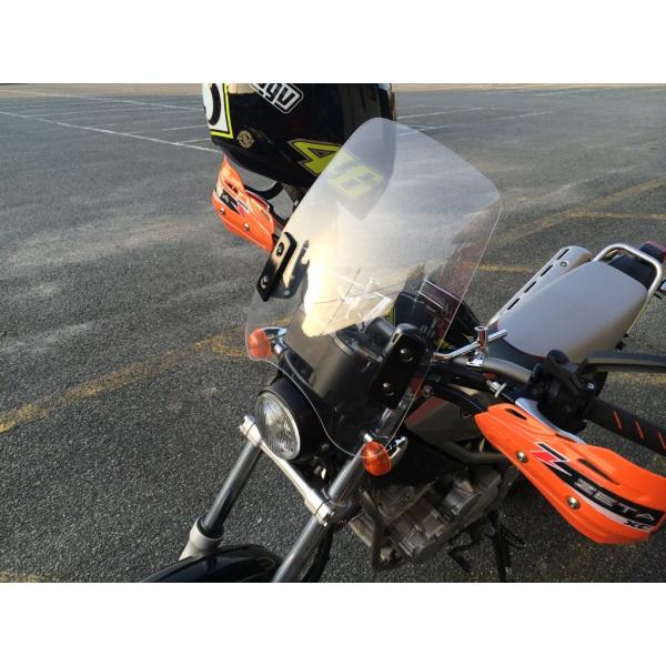 汎用 バイク 風防 メーターバイザー ウィンドシールド プロテクター カスタムパーツ YAMAHA  tricker World Walk ワールドウォーク あすつく■商品名　汎用ウインドスクリーン■品番　WS-02■カラー　スモーク クリ...