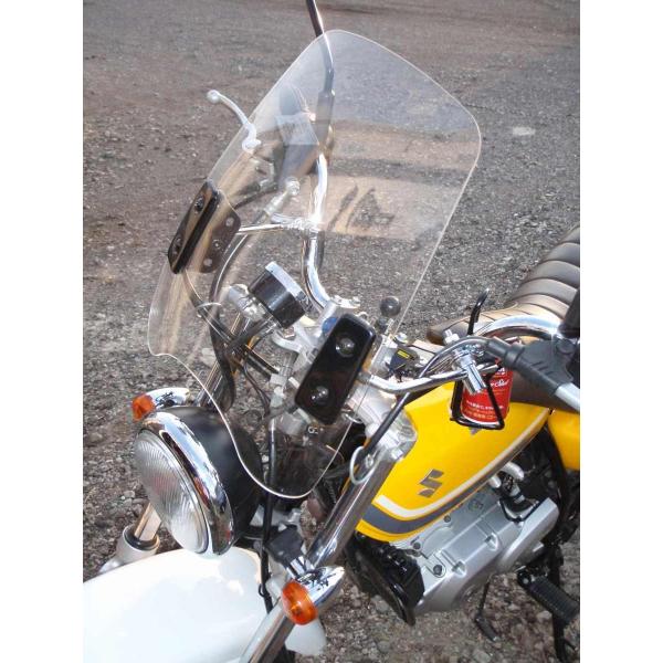 汎用 バイク 風防 メーターバイザー ウィンドシールド プロテクター カスタムパーツ SUZUKI VanVan 200 World Walk ワールドウォーク あすつく■商品名　汎用ウインドスクリーン■品番　WS-02■カラー　スモーク ...