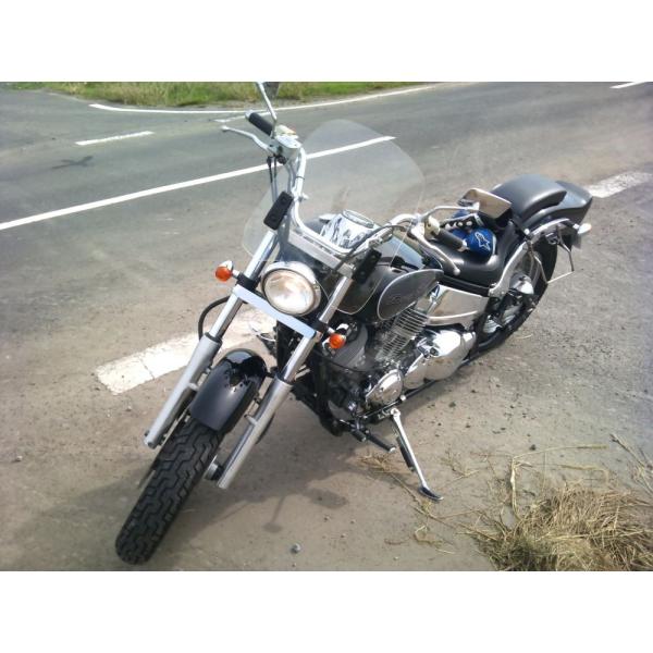 汎用 バイク用 風防 メーターバイザーウインドシールド シールドスクリーン ウインドプロテクター 外装 カスタム パーツ  World Walk ワールドウォーク あすつく YAMAHA DragStar 400■商品名　汎用大型ウインドス...