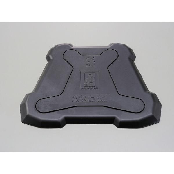 デイトナ 92935 SAS-TEC 胸部プロテクター 単体プロタクター単体重量：約265g仕様：・衝撃時にはカチン！と瞬間硬化。ソフトな装着感で体にフィット！・チェストプロテクターの欧州規格prEN1621-3レベル2クリア！・DP-51...