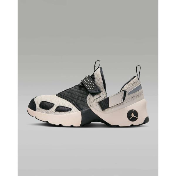 [ナイキ]  ジョーダン トランナー LX ウィメンズ ☆ Nike W JORDAN TRUNNER LX ☆22~29cm ☆ HQ2164-102■商品の特徴：トランナーが、これまで以上に進化して帰ってきました。 履き口を低めにし、通...