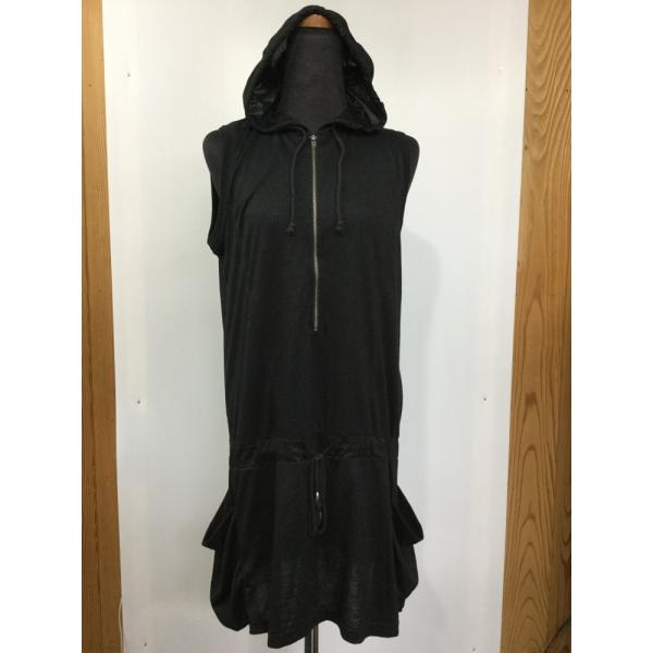 カットソー生地ベスト 背中見せデザイン