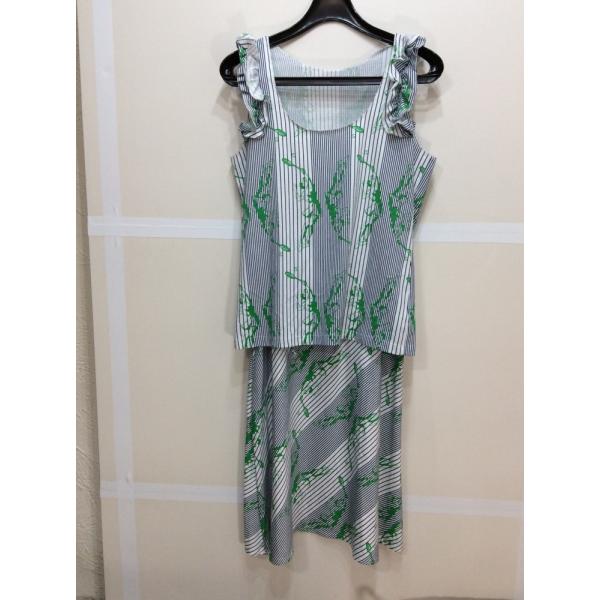 ノースリカットソー、スカートセットアップ 斜めストライプ＆テニスをする人柄 スカートゴム＆ひも