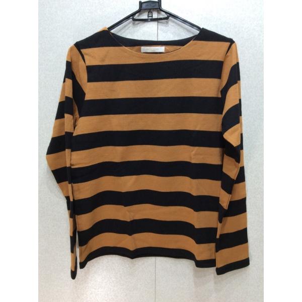 キャメル×黒ボーダーTシャツ