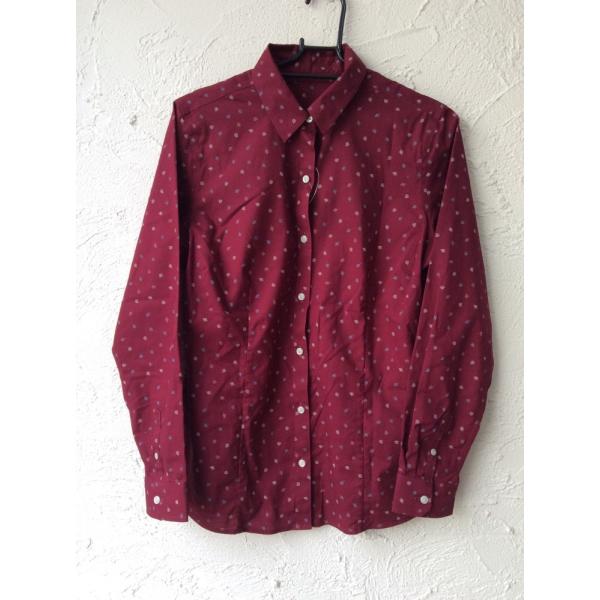 ボルドー×葉っぱ柄シャツ
