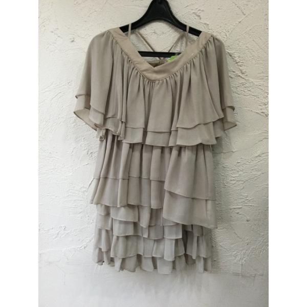 ベージュセットアップ  ティアードブラウス ティアードミニスカート