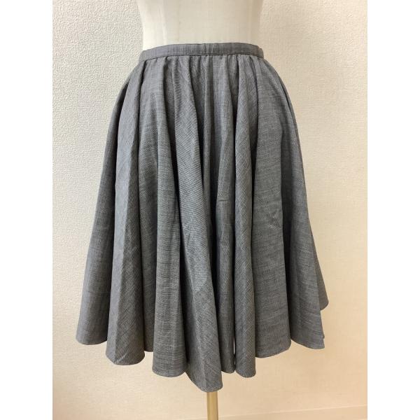 たっぷりフレアスカート グレー