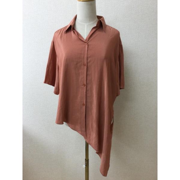 タグ付き未使用！ レンガ色の光沢ブラウス 裾アシンメトリー