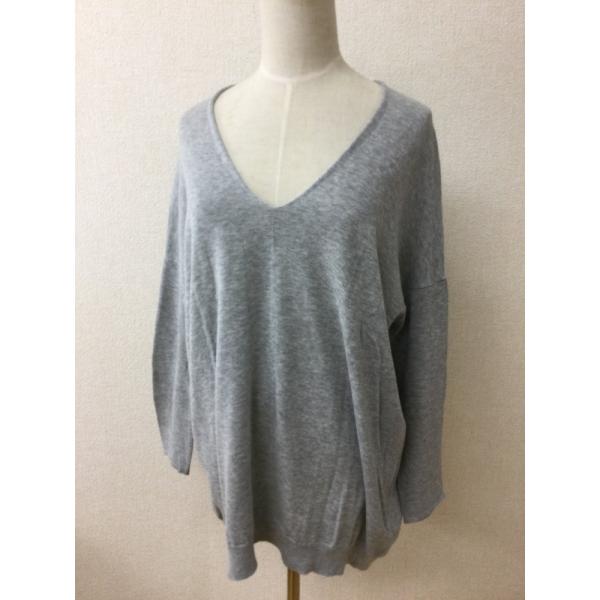 薄グレーコットンニット