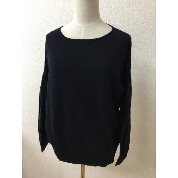 重ね着風ニット 黒 袖は麻