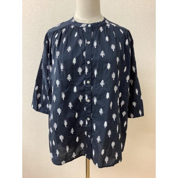 アイボリービーズ 紺に白刺繍 スモックブラウス サイズ79-87