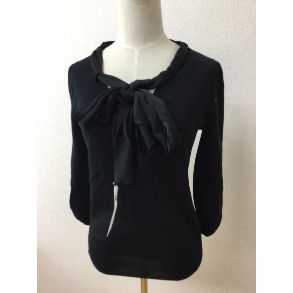 黒のウールニット リボンタイ付き