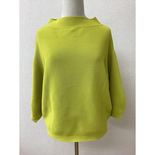 鮮やかな黄緑のニット 美品