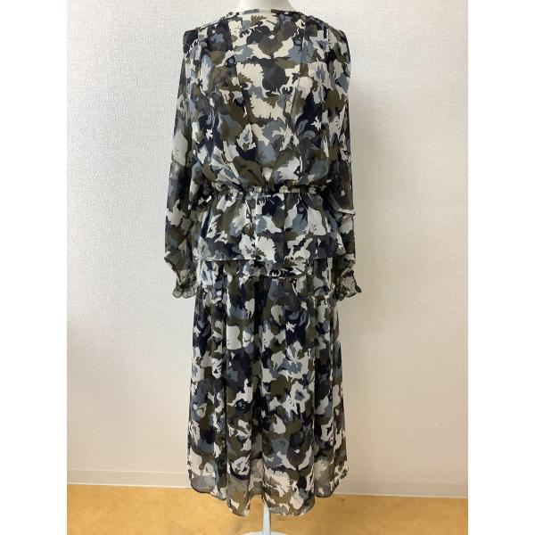 寒色系プリント柄 ペプラムブラウスとスカートセット スカートウエストゴム サイズ上下とも36