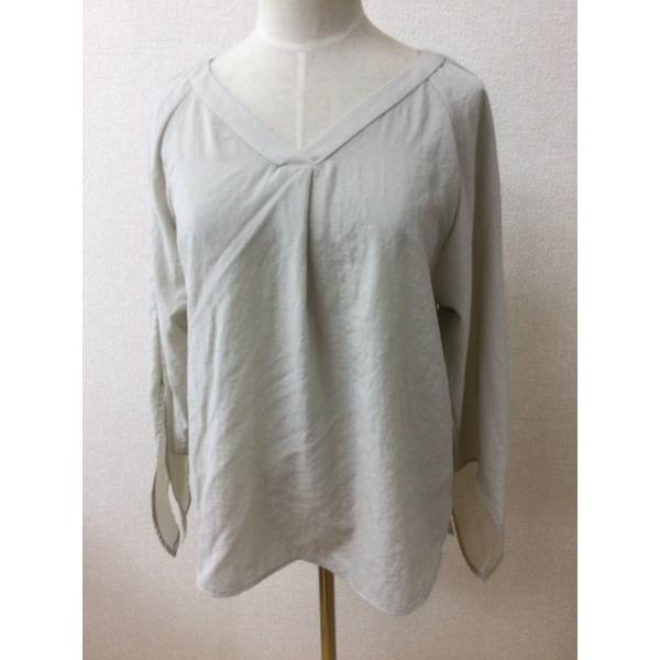a.v.v タグ付き未使用 グレージュブラウス サイズS