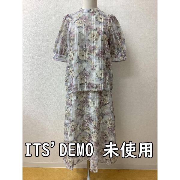 タグ付き未使用 グレージュ格子とピンクやベージュ花柄 ブラウスとスカート サイズブラウス38/M スカートF
