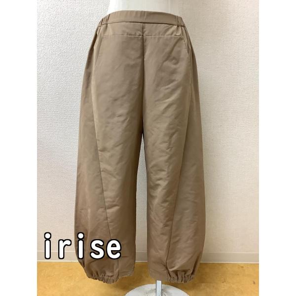 ふんわりシルエットのパンツ キャメルベージュ サイズM