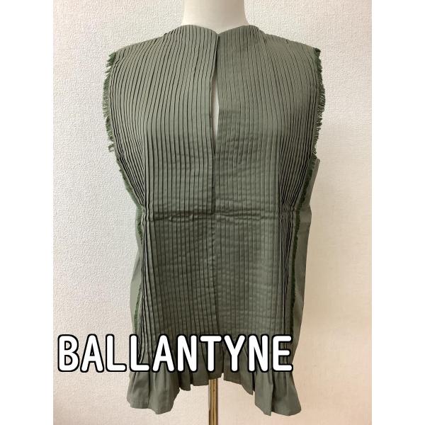 オリーブグリーン ピンタックトップス