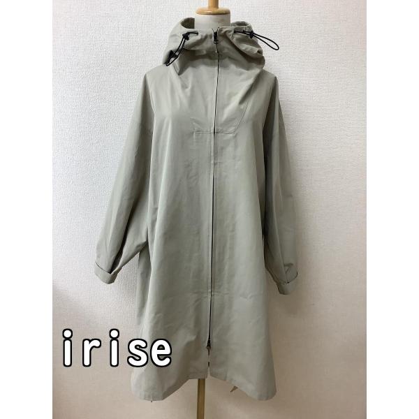 ベージュコート 両サイドが全開できるデザイン サイズ2