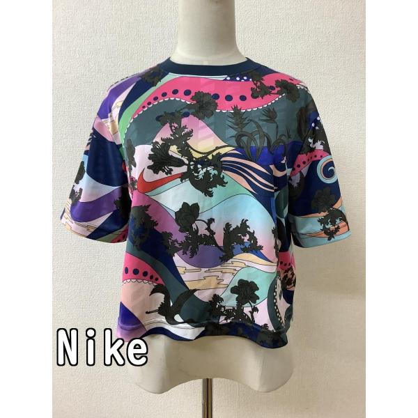 アイコンクラッシュ カラフルプリントのTシャツ サイズS