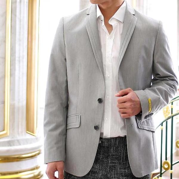 【I.N.C INTERNATIONAL CONCEPTS】裏地は紫のペーズリー内ポケットは一箇所、袖は開き見せ、肩パット入り。総裏地。ＩＮＣはアメリカの大手百貨店のプライベートブランドです。価格帯の割にはクオリティーが高く、カルバンクライ...