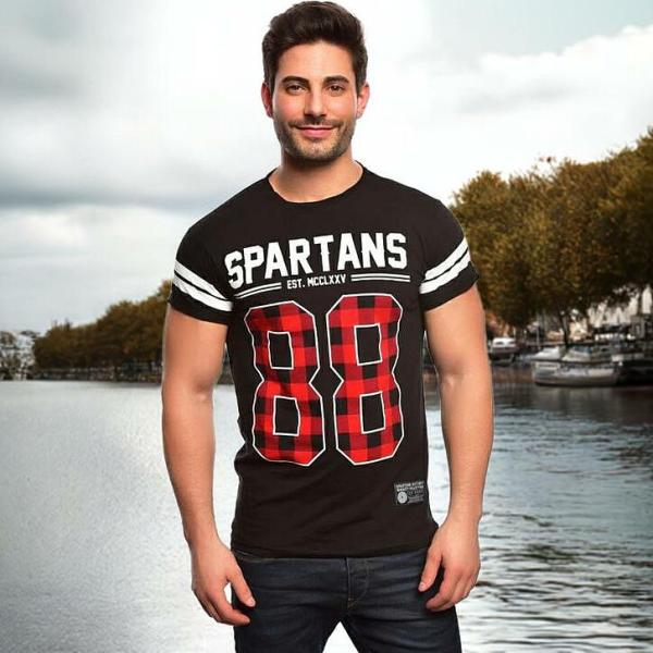 【Spartans History】 ロールスリーブＴシャツです。数字の中にチェック柄プリント。【販売サイズ】ユーロサイズ 【素材】メーカー確認しましたが綿100％（素材表示無し）【原産国】Ｔurkey【実寸】Ｓ:肩幅40.5 バスト93 ...
