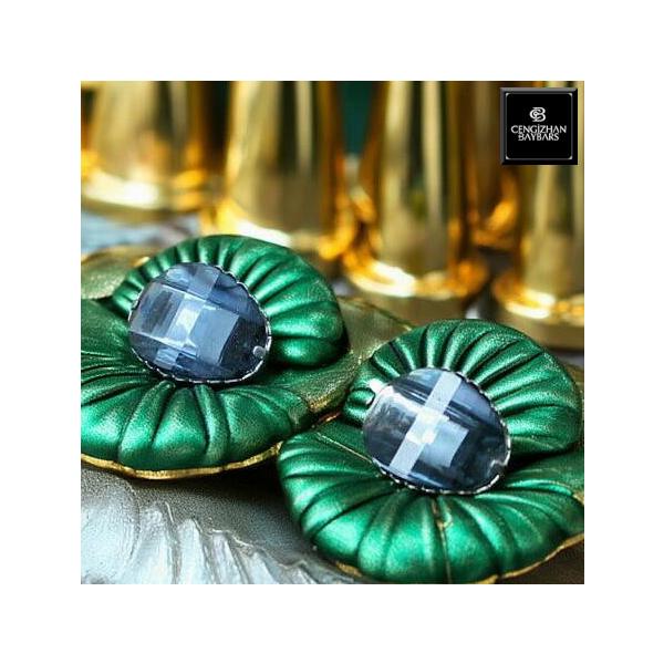 【CENGIZHAN BAYBARS】スウィヴル式 カフスボタン（カフリンクス）です。（T字状の留め具を倒して真っ直ぐにし、重ねたシャツの袖口に通した後、再び起こしてT字状にします。）袖口からさりげなくキラリと見える大人のアクセサリー。ほん...